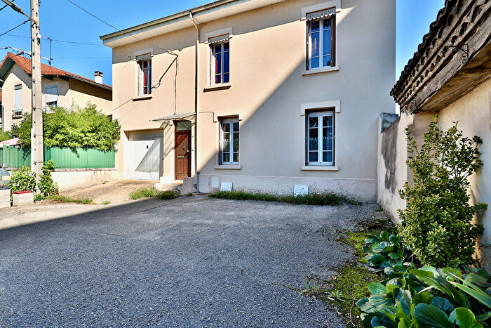 Maison à vendre - Villeurbanne - 8 pièces - 4 chambres