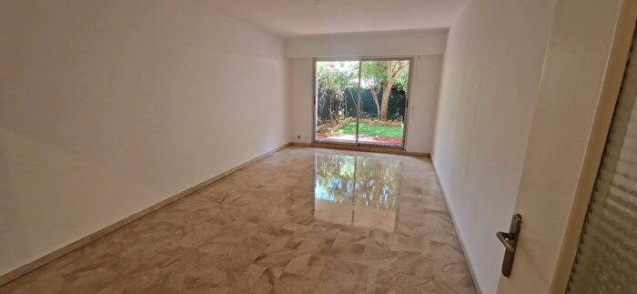 Appartement 1 pièce à louer à Nice, Poètes