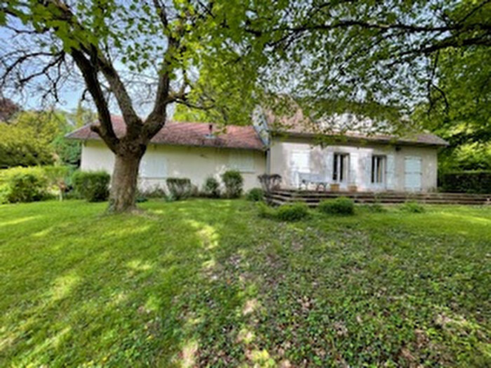 Maison à vendre - La Guerche-sur-lAubois - 10 pièces - 5 chambres