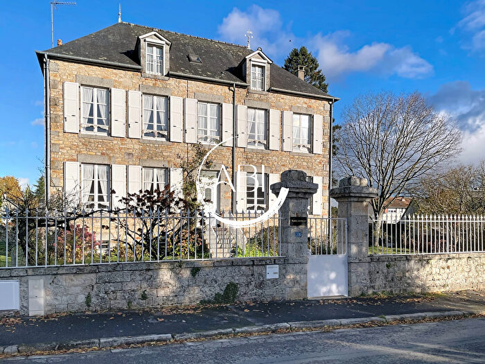 Maison à vendre - Bagnoles-de-lOrne - 11 pièces - 7 chambres