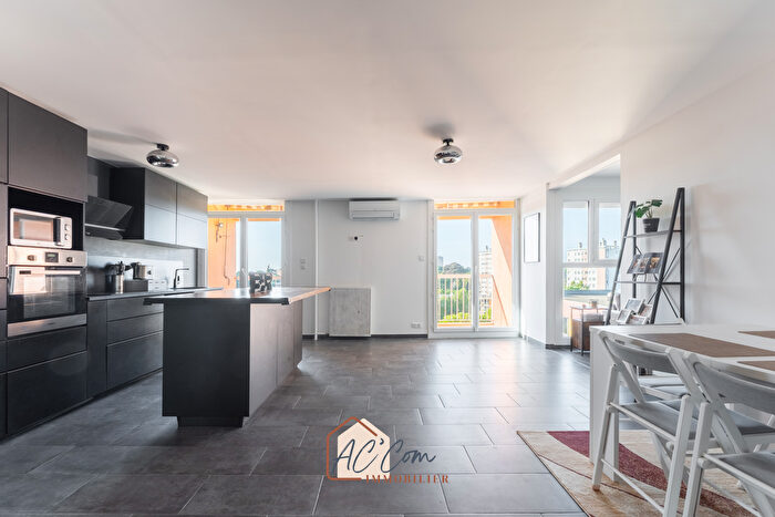 Appartement à vendre - Marseille e , Saint-Julien - 4 pièces - 3 chambres