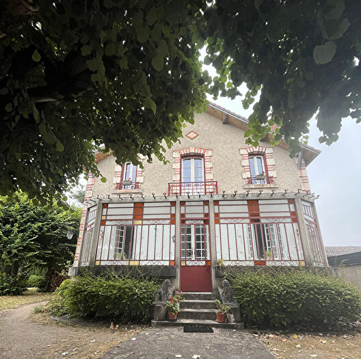 Maison 7 pièces à vendre - Mehun-sur-Yèvre