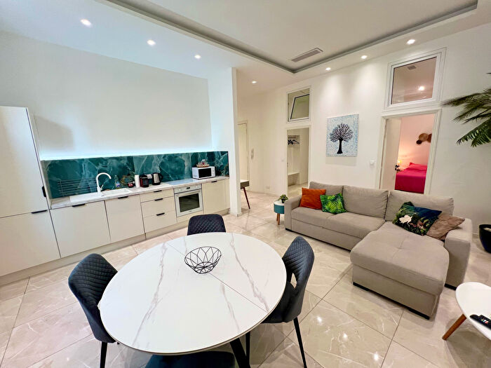 Appartement à vendre - Cannes, Prado, République - 3 pièces - 3 chambres