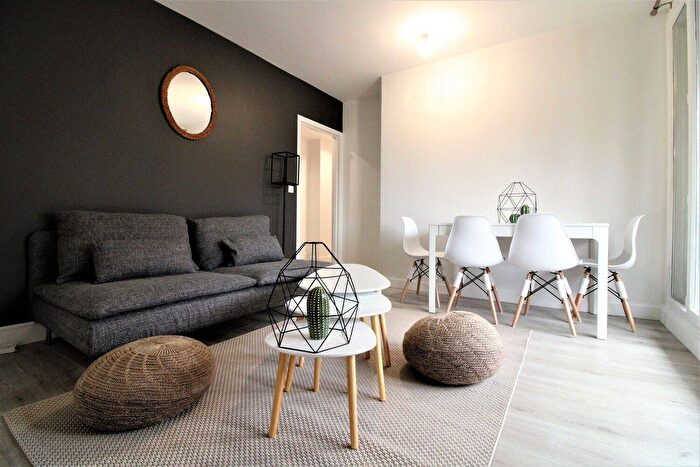 Appartement à louer - Cormiers-Hauts Batons-Champy-Butte Verte, Noisy-le-Grand - 6 pièces - 2 chambres