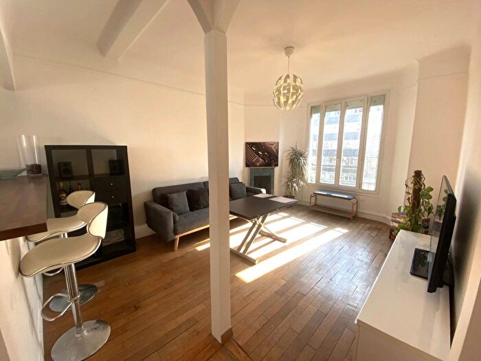 Appartement à louer - Reine-Mairie, Boulogne-Billancourt - 2 pièces - 1 chambre