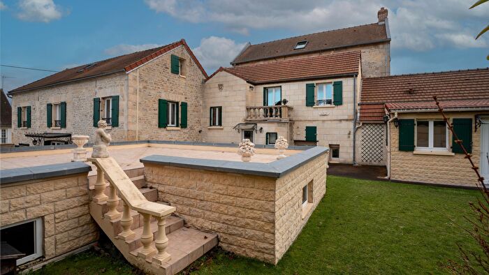 Maison à vendre - Villers-sous-Saint-Leu - 9 pièces - 6 chambres