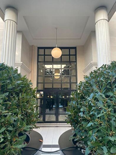 Appartement à vendre - Ville-dAvray - 5 pièces - 4 chambres