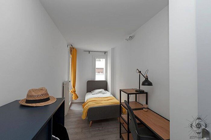 Appartement à louer - Centre-Stade, Chambéry - 1 pièce