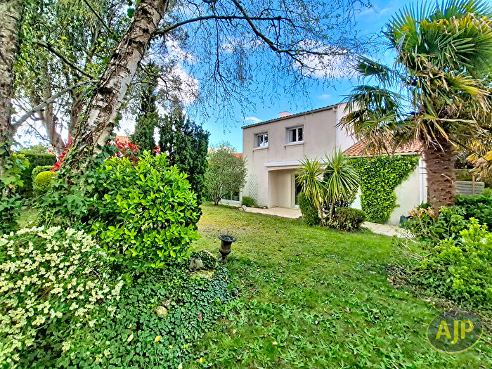 Maison à vendre - La Roche-sur-Yon, Le Bourg sous la Roche - 5 pièces - 4 chambres