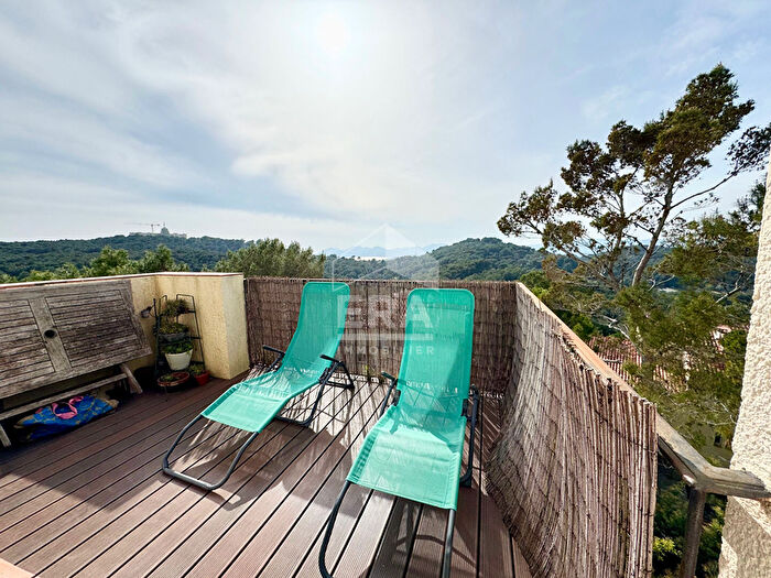 Appartement à louer - Mougins, Le Haut, Bréguières - 5 pièces - 3 chambres