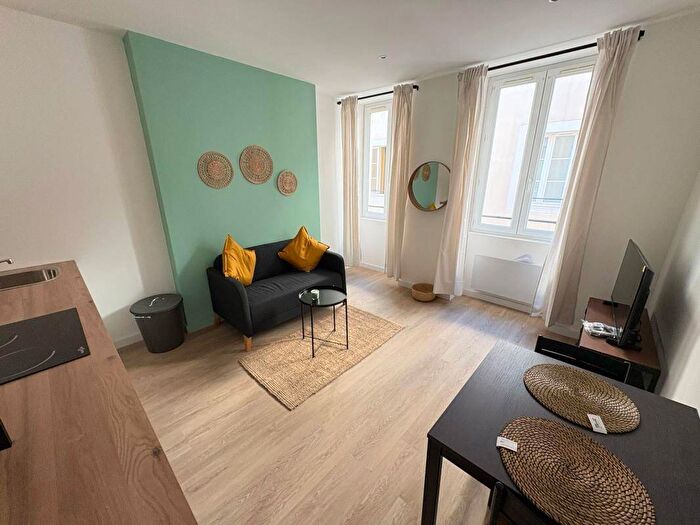 Appartement à louer - Les Grandes Carmes, Marseille ème arrondissement - 2 pièces - 1 chambre