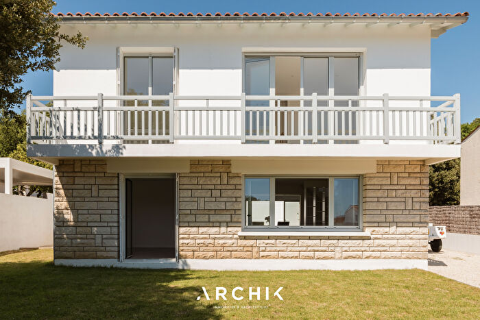 Maison à vendre - Vaux-sur-Mer - 7 pièces - 5 chambres