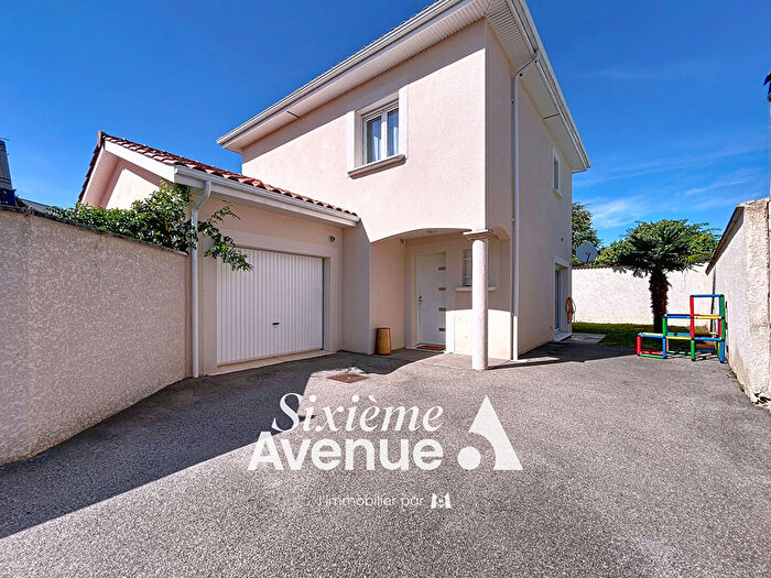 Maison à vendre - Meyzieu, Nord Ouest - 5 pièces - 4 chambres