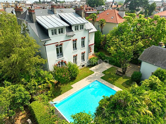 Maison 13 pièces à vendre à Pau, Centre-ville