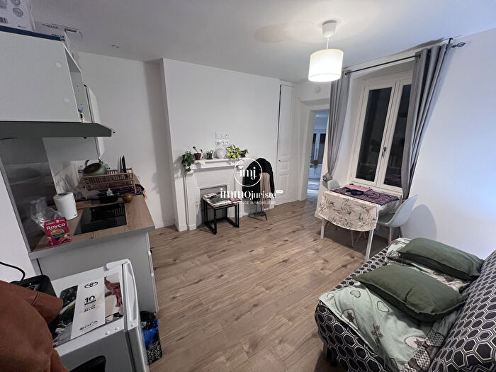 Appartement à louer - Limoges, Centre-ville, Hôtel de Ville, Emailleurs - 1 pièce