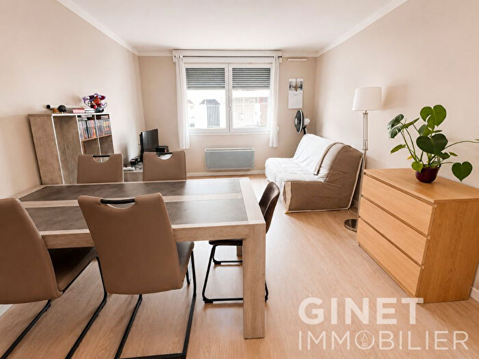 Appartement 2 pièces à Villeurbanne, Grand Clément, à vendre