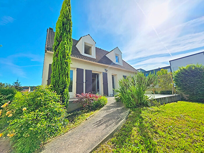 Maison 8 pièces à Marcoussis, à vendre