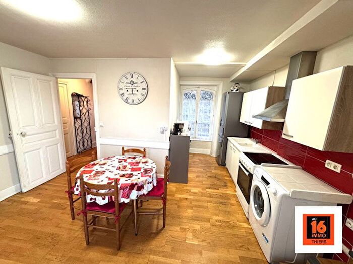 Maison à vendre - Thiers - 5 pièces - 3 chambres