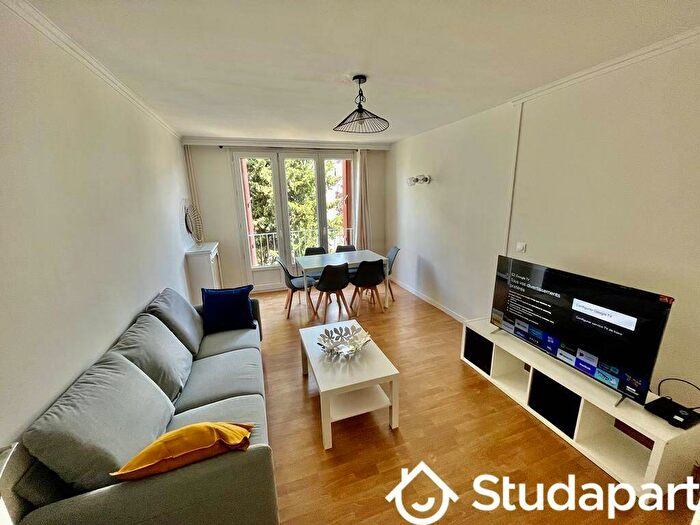 Appartement 1 pièce à louer à Hautes Bruyeres, Villejuif