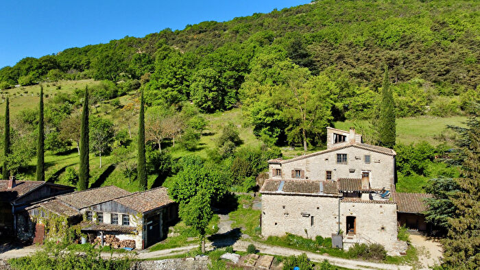 Maison 9 pièces à vendre à Félines-sur-Rimandoule