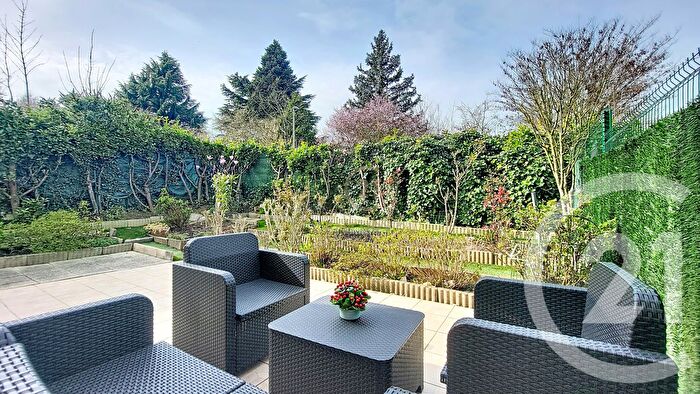 Maison à vendre - Champs-sur-Marne, Centre-ville - 4 pièces - 3 chambres