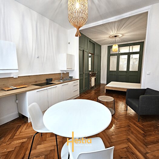 Appartement 1 pièce à louer à Centre Ville-Fin de la Guerre, Tourcoing