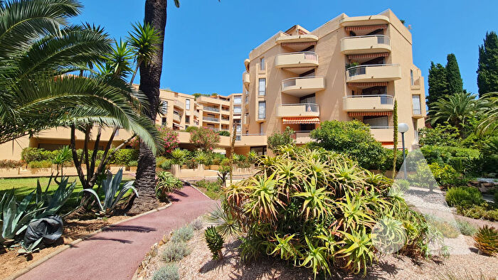 Appartement à vendre - Saint-Raphaël, Santa-Lucia - 2 pièces - 1 chambre