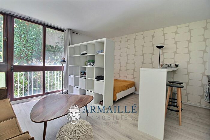 Paris 18ème, Montmartre, Sacré Coeur, Abbesses : Appartement 1 pièce à vendre