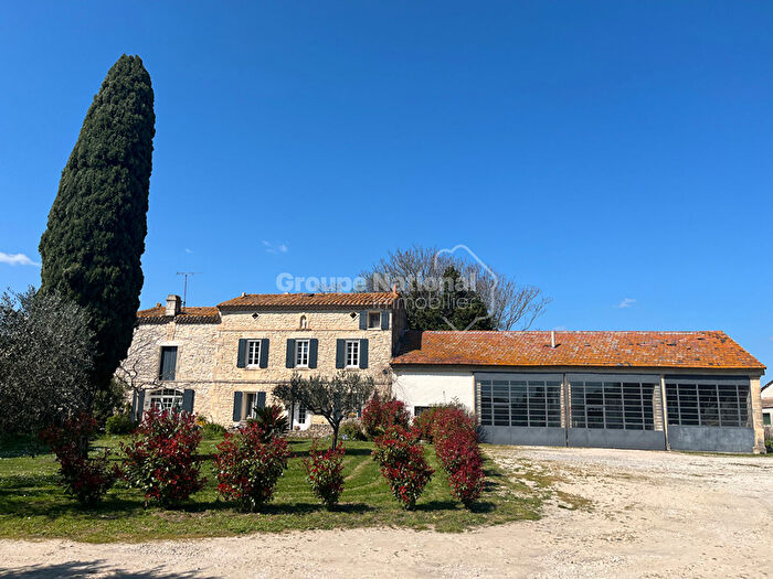 Maison à vendre - Tarascon, Saint-Gabriel, Route dAvignon, Route de Boulbon - 9 pièces - 4 chambres