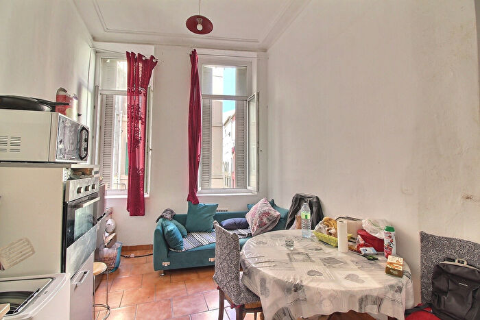 Appartement à vendre - Marseille e , Grands Carmes - 2 pièces - 1 chambre