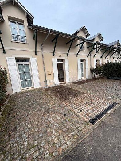 Appartement à louer - Les Lycées-La Forêt-Le Château, Chantilly - 3 pièces - 2 chambres