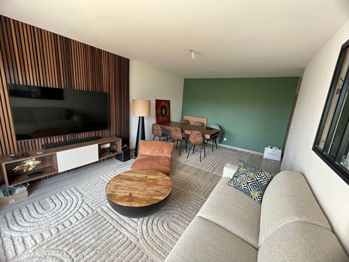 Ouest-Corne de Cerf-Guignegault, Orléans : Appartement 3 pièces à louer