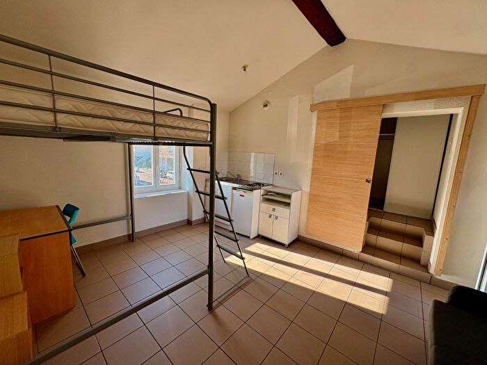 Appartement à louer - Roanne, Centre-ville, Varenne - 1 pièce