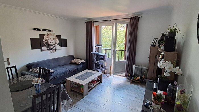 Appartement à louer - Leclerc-Verdun Nord Est, Brie-Comte-Robert - 3 pièces - 2 chambres