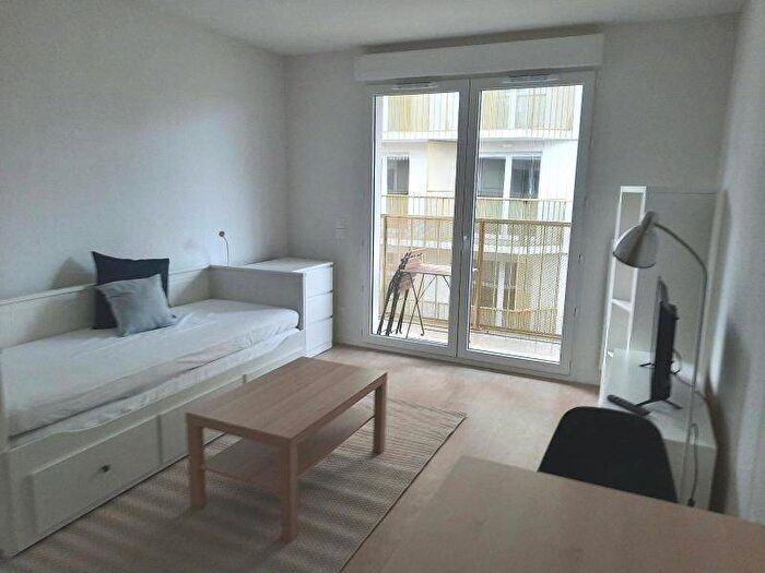 Appartement à louer - Zone Industrielle Quatre Pavillons-La Gardette, Lormont - 1 pièce