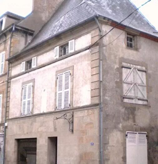 Bourbon-l'Archambault : Maison 7 pièces à vendre