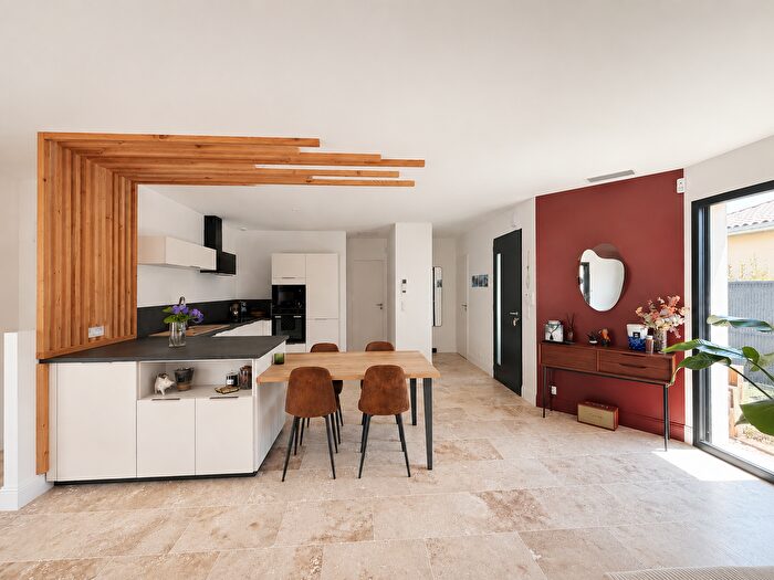 Maison 4 pièces à Montussan, à vendre