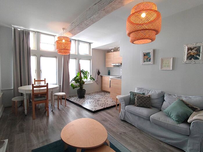 Appartement à louer - Troyes - 2 pièces - 1 chambre