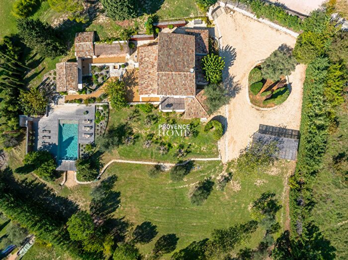 Maison à vendre - Saint-Saturnin-lès-Apt - 6 pièces - 5 chambres