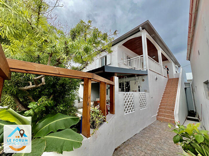 Maison à vendre - Saint-Joseph - 6 pièces - 4 chambres