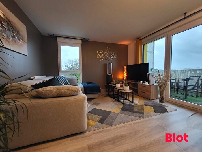 Appartement à louer - Vezin-le-Coquet - 4 pièces - 3 chambres