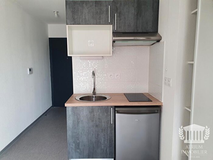 Appartement à louer - Nîmes, Route dAvignon - 1 pièce