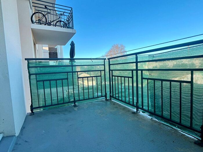 Appartement à louer - Avignon - 3 pièces - 2 chambres