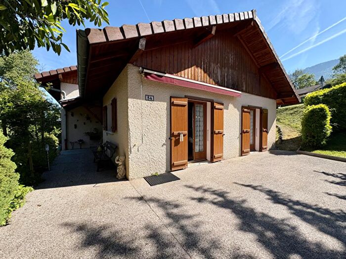 Maison 8 pièces à Gruffy, à vendre