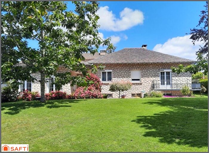 Rieupeyroux : Maison 7 pièces à vendre