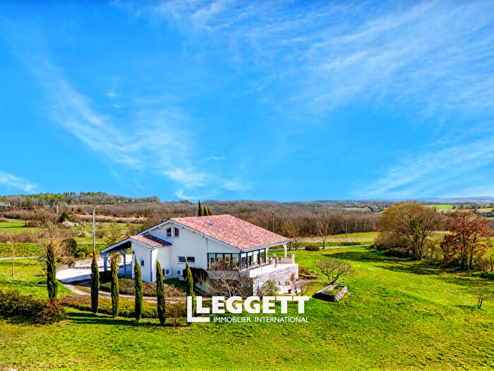 Maison à vendre - Montaigu-de-Quercy - 5 pièces - 3 chambres