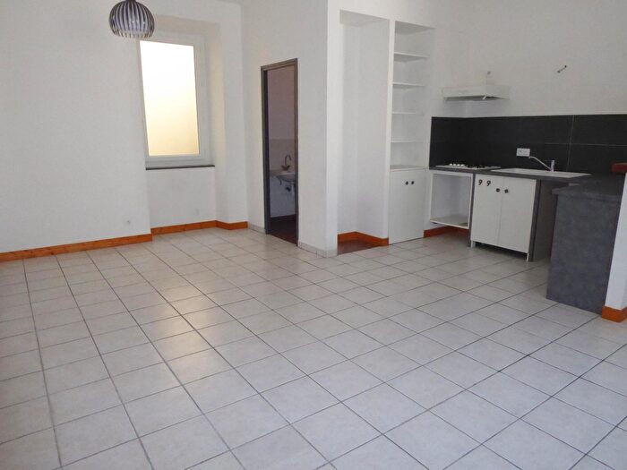 Appartement à louer - Aubenas, Centre-ville - 3 pièces - 2 chambres
