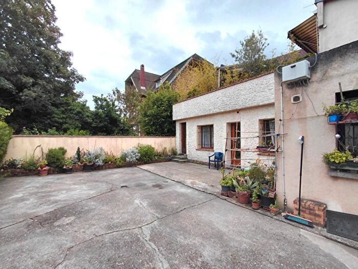 Appartement 6 pièces à Saint-Ouen-lAumône, Eglise, à louer