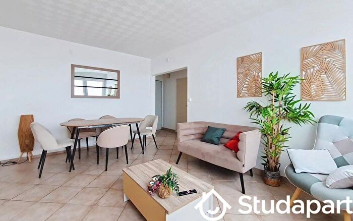 Appartement à louer - Poincaré-Foch-Anatole France, Nancy - 1 pièce - 3 chambres