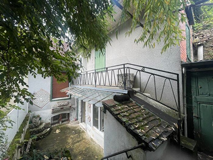 Maison à vendre - Saint-Yrieix-la-Perche - 4 pièces - 3 chambres